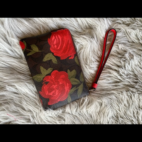 Coach | Bags | Nwt Coach Signature Roses Floral Corner Zip Wristl ...